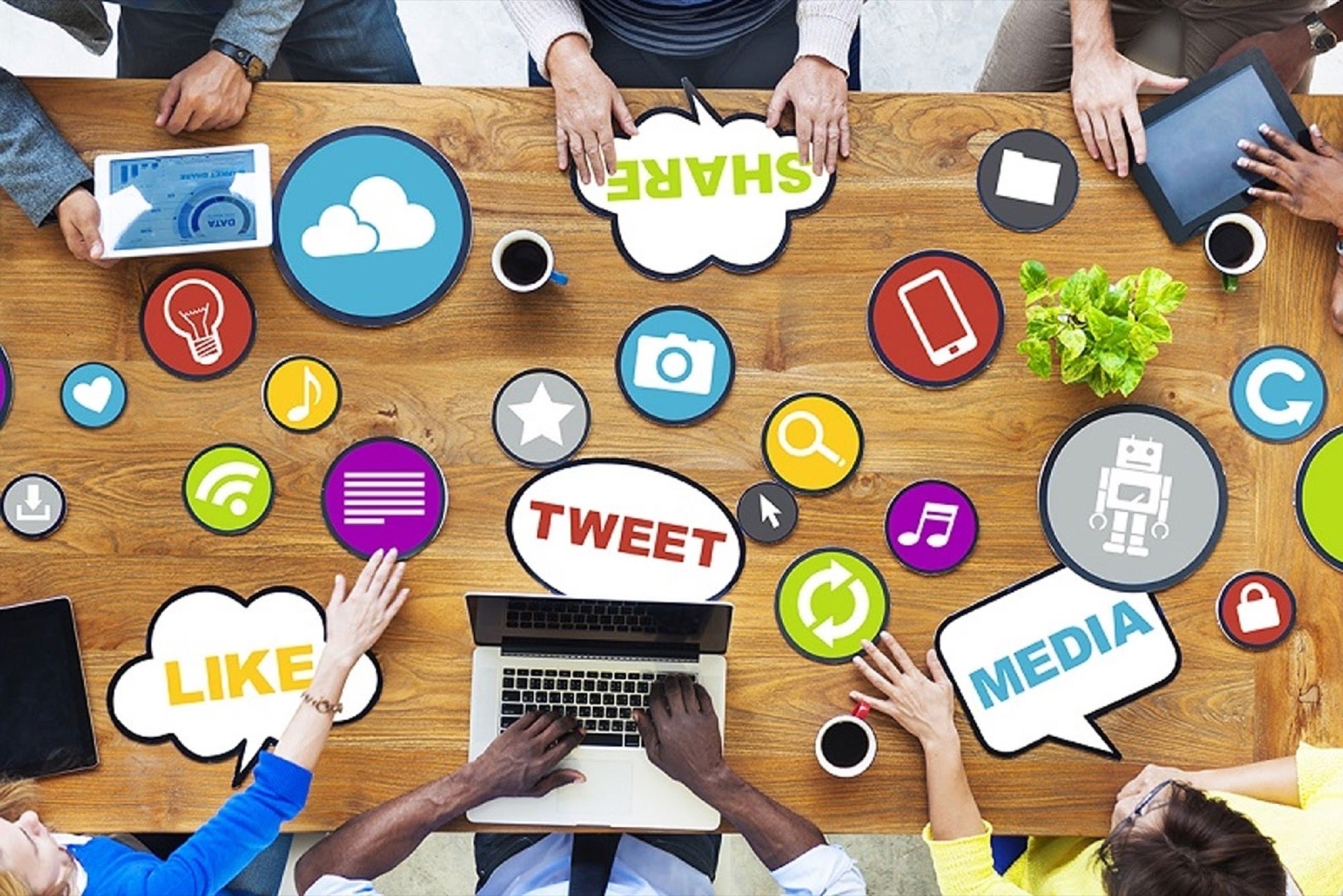#10 Things to Avoid While Engaging with Your Online Community